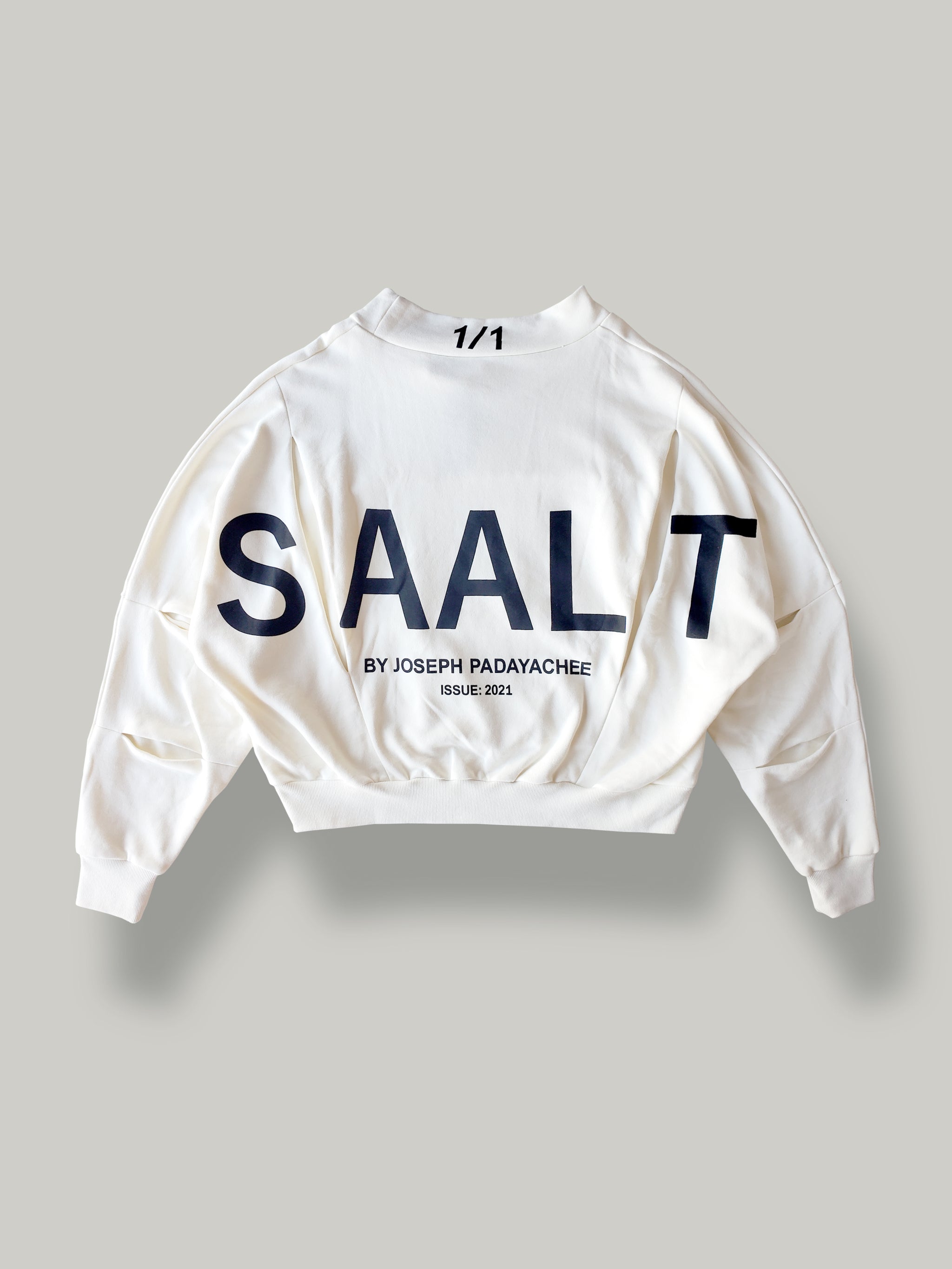 Cut Pullover – saaltstudio